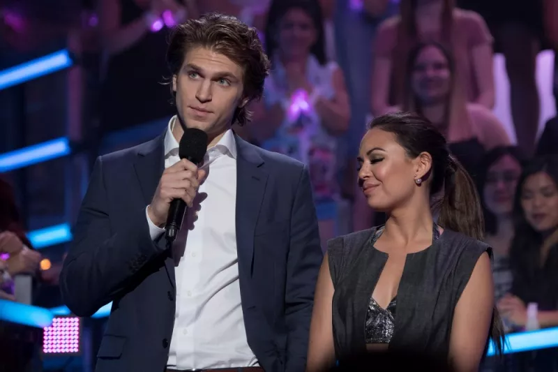Gwiazda "Pretty Little Liars" niebawem w reboocie "Strażnika Teksasu ...
